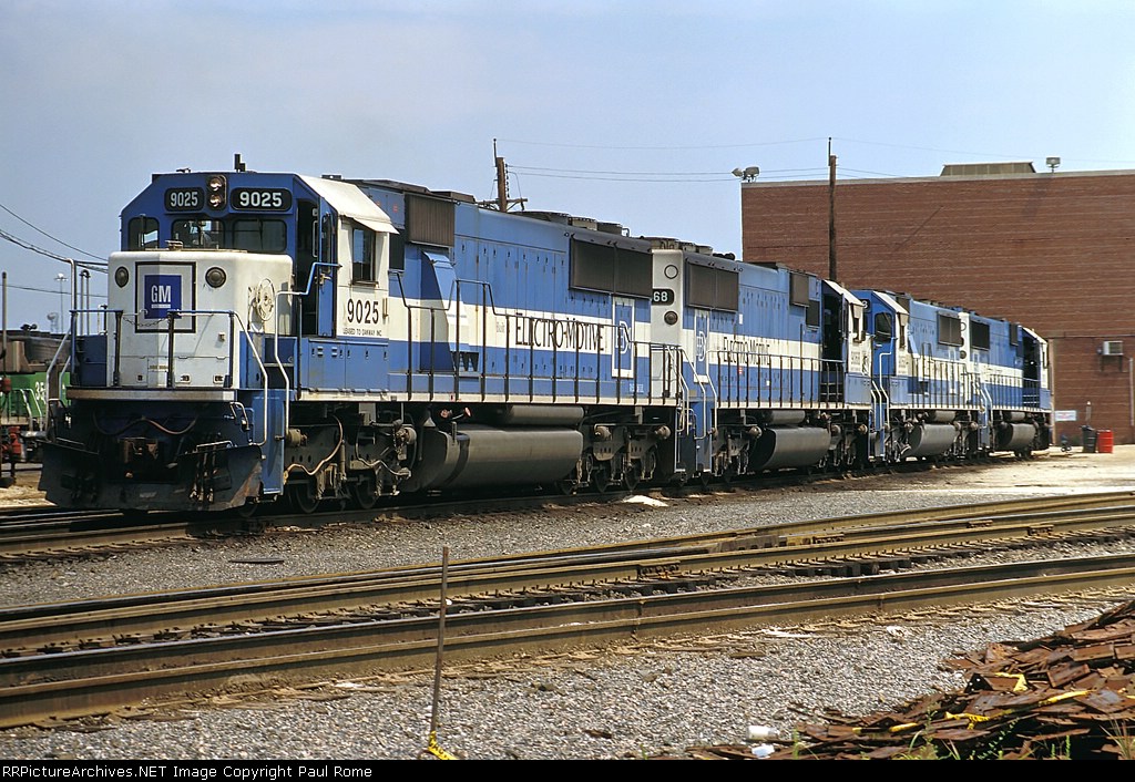 EMDX 9025 - 9068 - 9058 - 9010, Oakway Lease Units at Clyde Yard